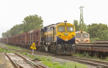 India To Export 150 Locomotives To Power Guinea’s Iron Ore Project - BW ...