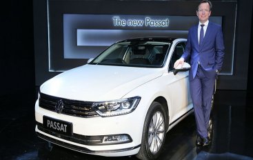 New Volkswagen Passat Launched In India: Prices, Specs, Features ...