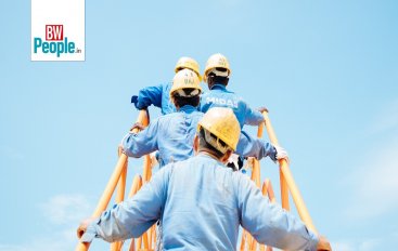 Kuwait Introduces Multiple-Trip Exit Permits For Foreign Workers - BW ...