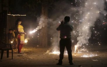 Techniques To Save Yourself From Crackers Pollution This Diwali - BW ...