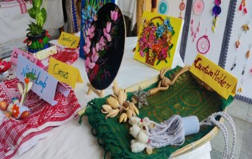 India Exports 3,348 Mt Of Silk Waste In 2023-24, Boosts Domestic ...