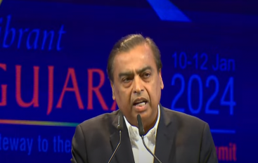 Jamnagar Refinery Celebrates 25 Years, Ambani Highlights Growth, Nature ...