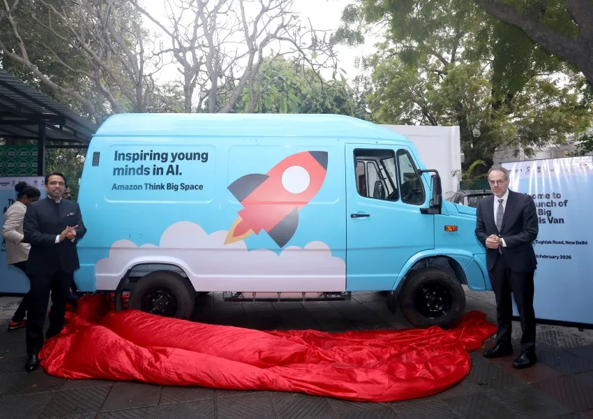 Amazon’s AI Skills Vans Unveiled In New Delhi - BW Education