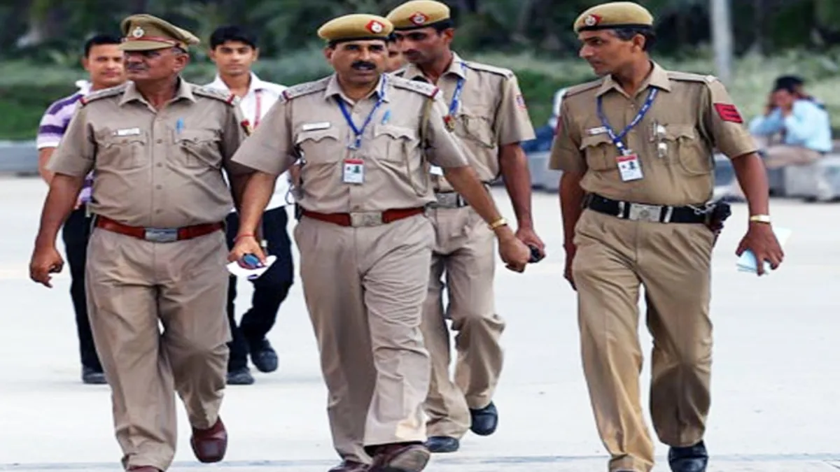 Delhi Police arrests Jitendra Gogi gang membver supplying firearms in ...