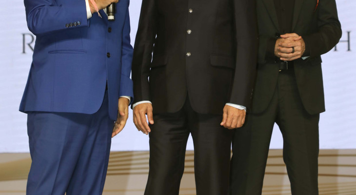 Anil Kapoor Honours Dr Dharmendra Kumar At GJEPC Event - BW Healthcare ...