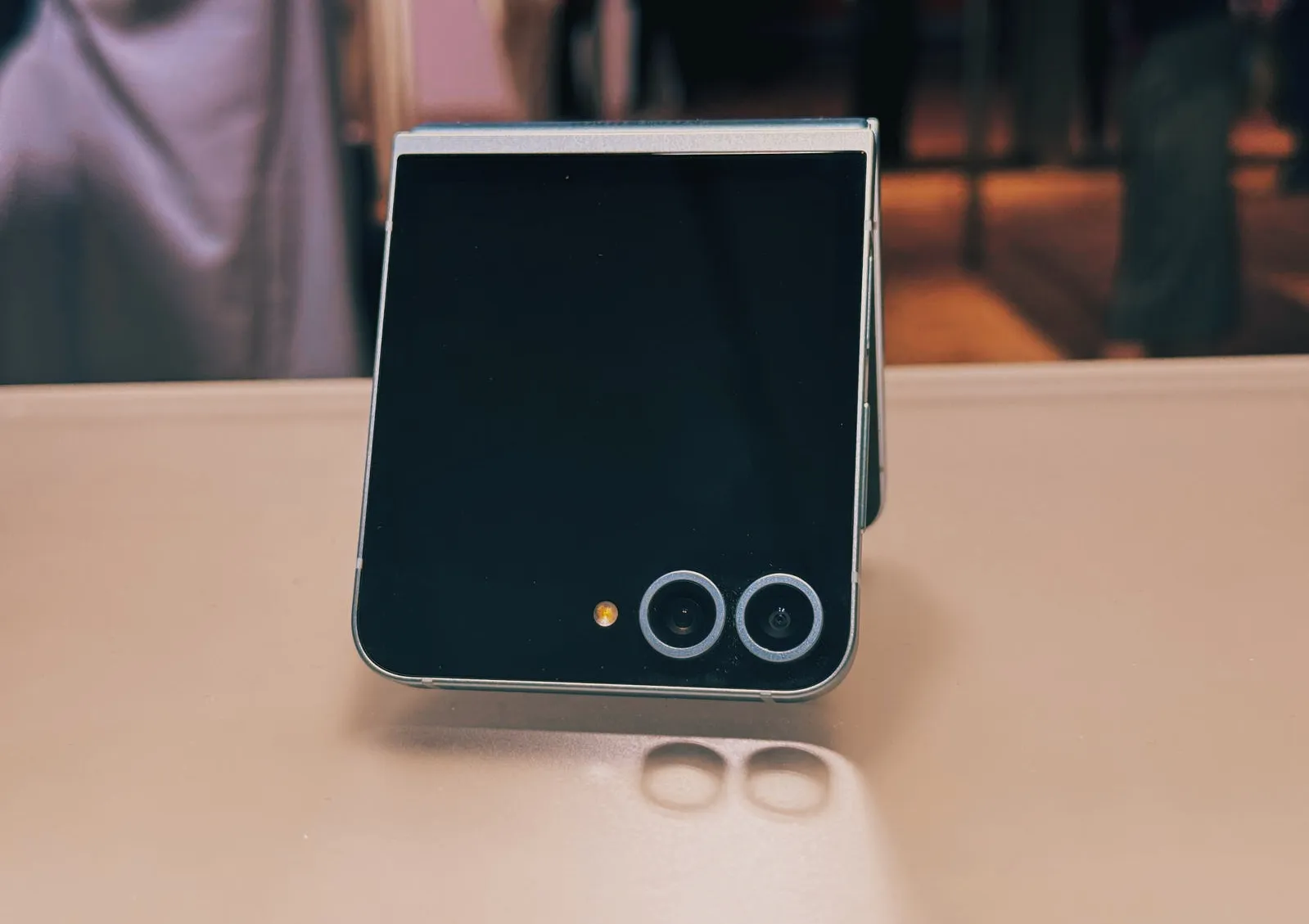 Samsung Galaxy Z Flip 6 Review: The Best Flip-Style Foldable - BW ...