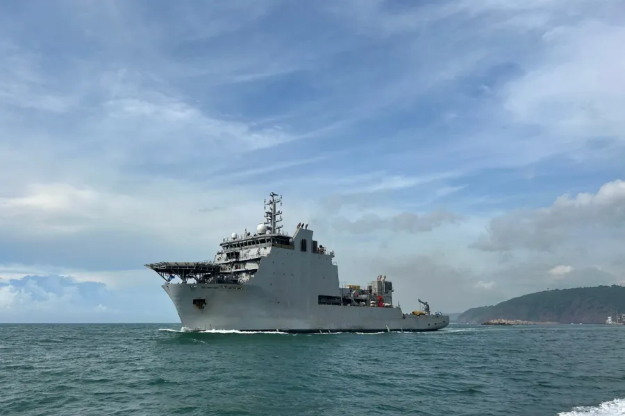 Aastha Poonia Becomes India’s First Female Naval Fighter Pilot - BW ...