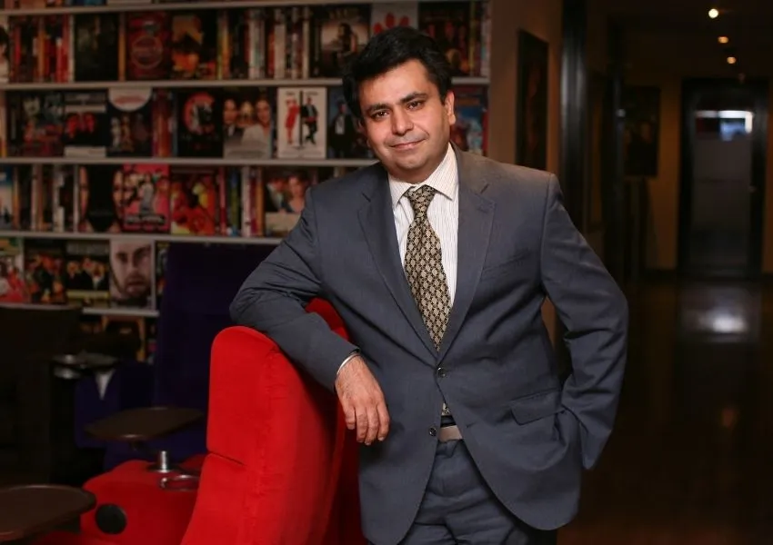 Amitabh Bachchan channels 'Rock head banger' in latest Instagram post ...