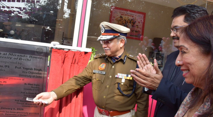 Delhi Police starts pink booth and an integrated booth in Delhi ...
