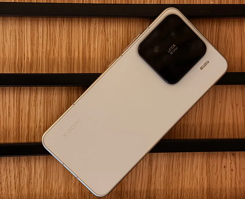 Xiaomi 15 Hands-on & First Impressions: Pocket Rocket Indeed! - BW ...