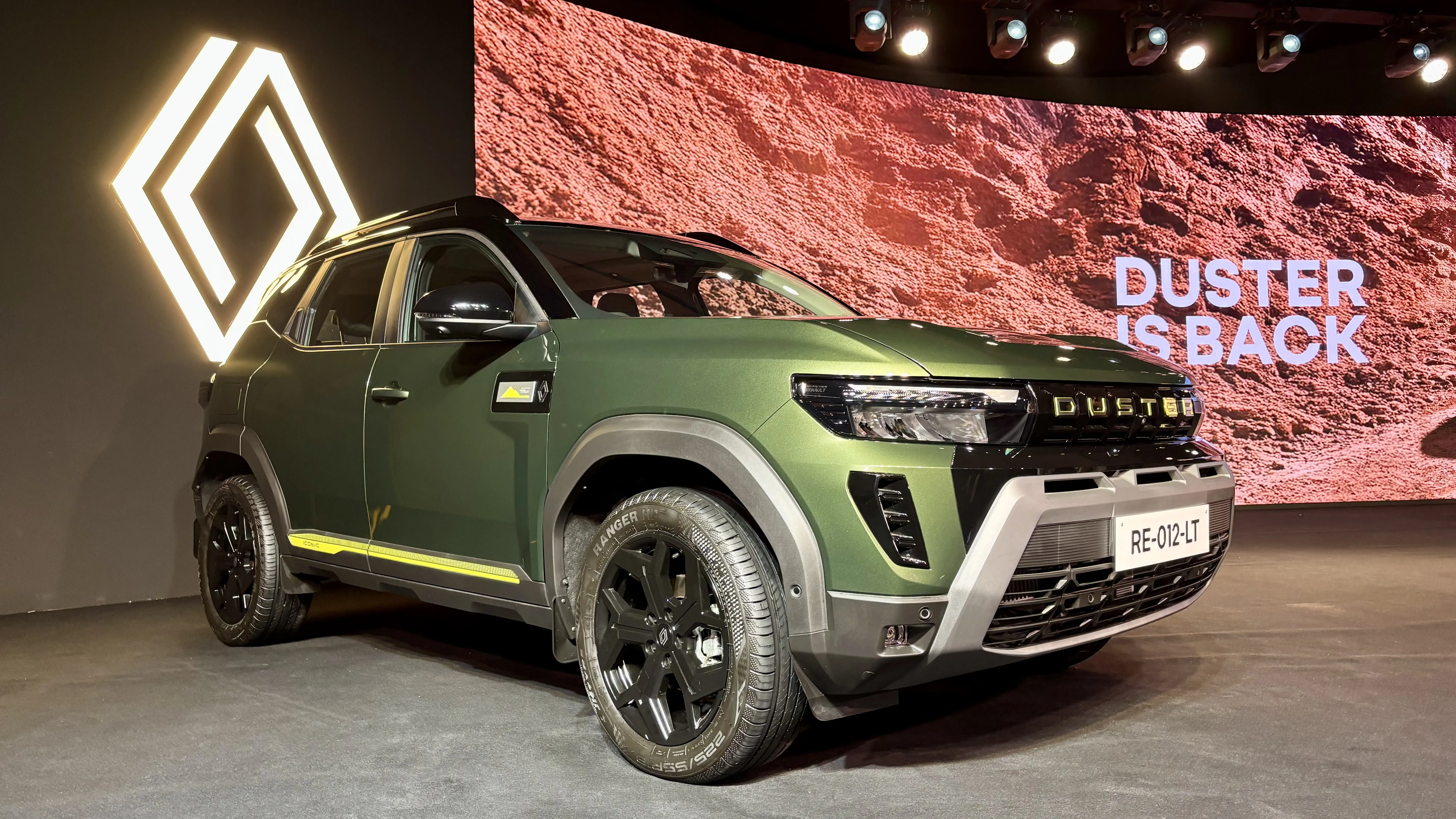 Renault Launches 2026 Duster At Rs 10.49 Lakh; Here’s What Each Variant ...