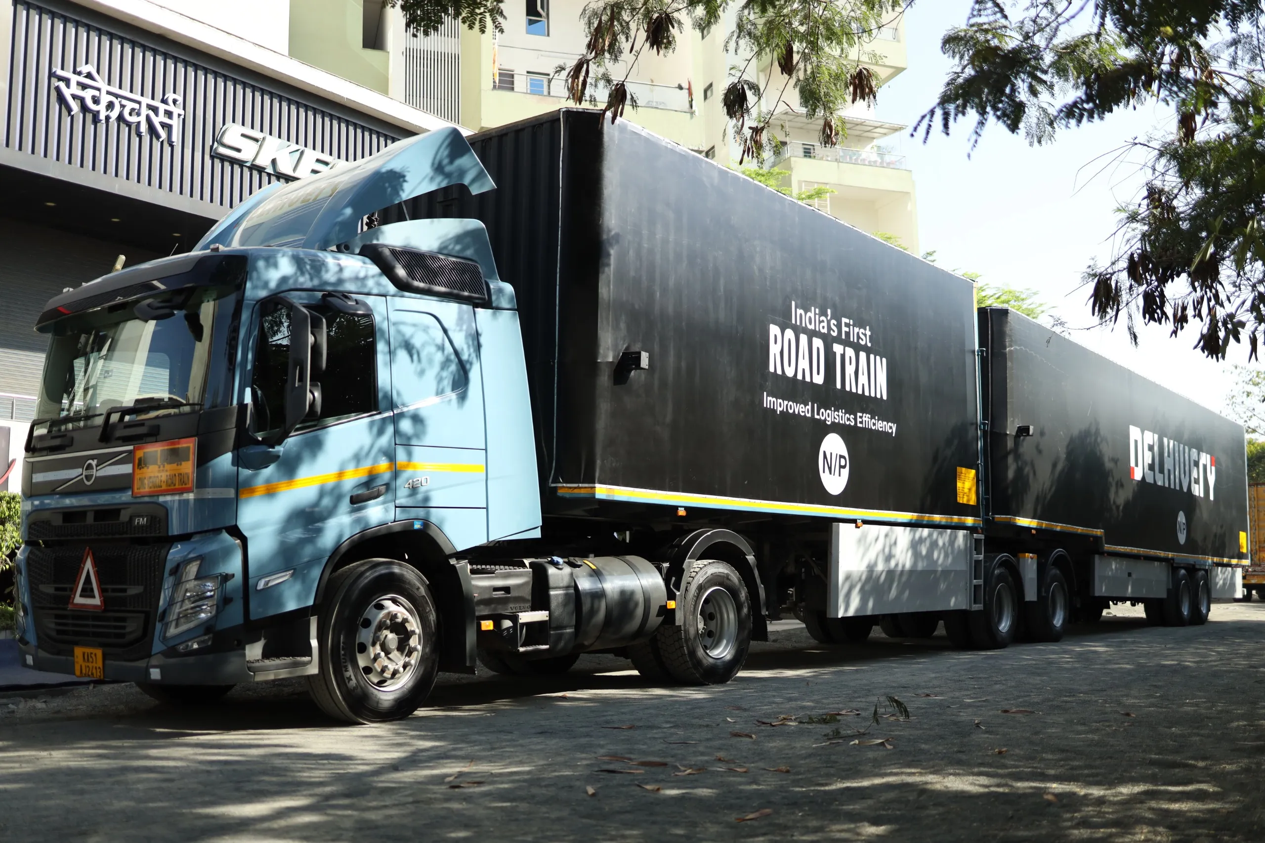Volvo Trucks Launches India’s First Road Train Solution