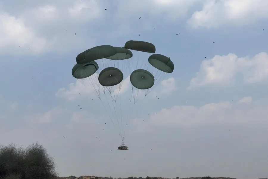 Indian Army Validates Indigenous 28-ft Heavy Air Drop System - BW ...