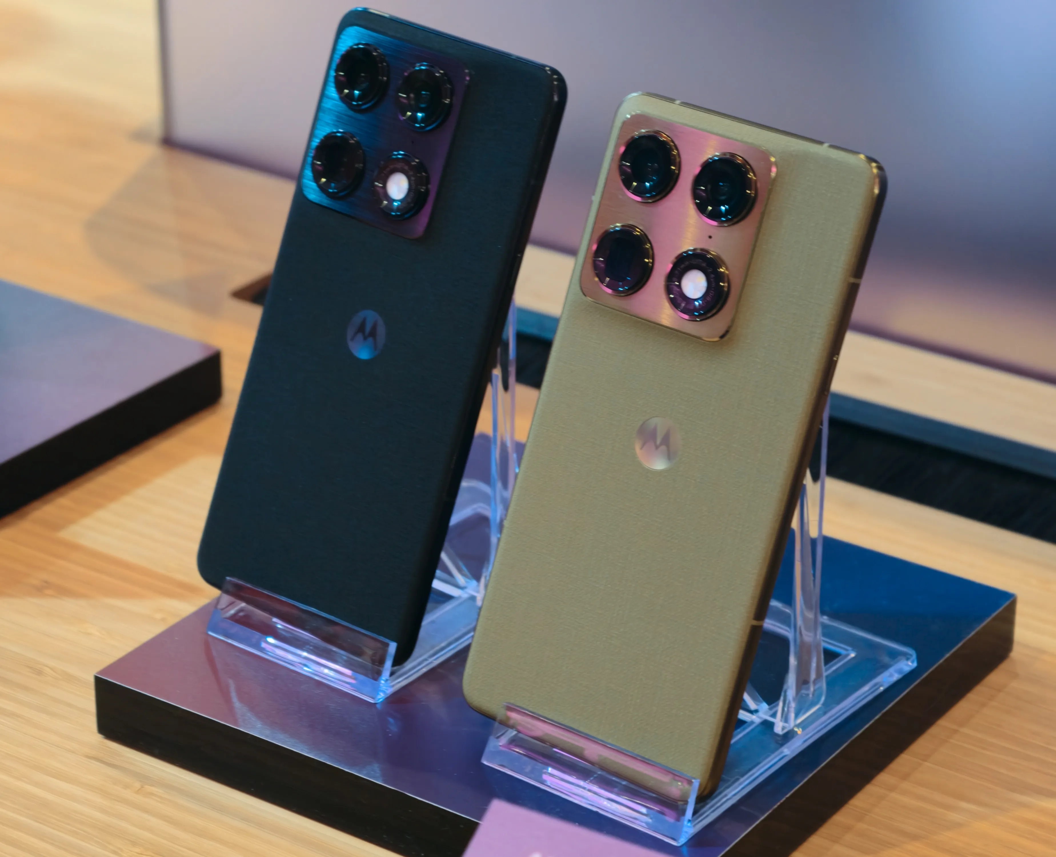 Motorola Signature Hands-On At CES 2026: Premium, Slim, AI-First ...