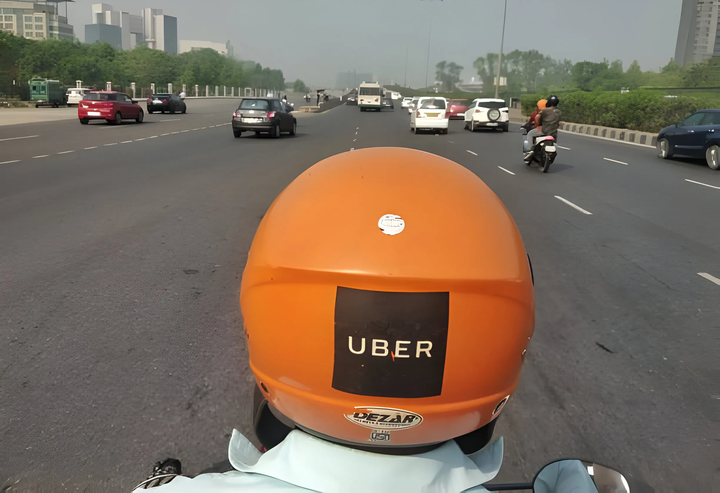 Uber Teams Up With Shadowfax To Accelerate Moto Growth Across India