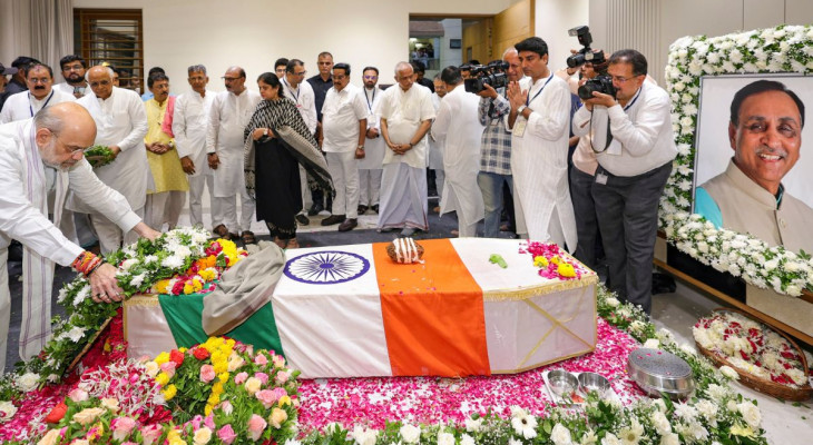 Former CM Vijay Rupani's final farewell in Rajkot, HM Amit Shah pays ...