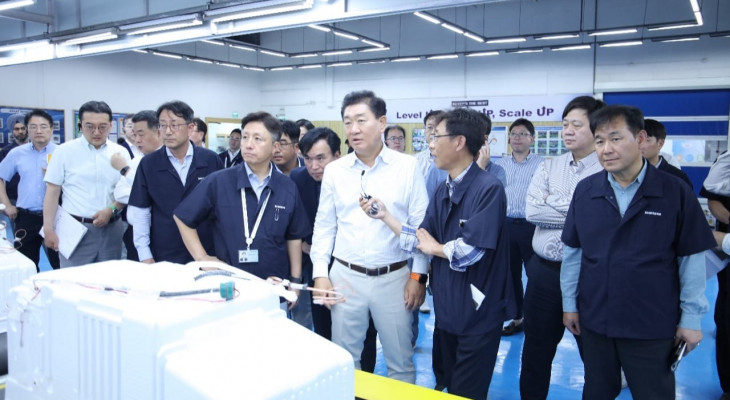 Samsung CEO JH Han Visits India, Highlights Samsung's Strategic Focus ...