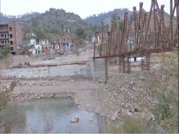J-K: PWD constructs bridges in remote border area of Rajouri to improve ...