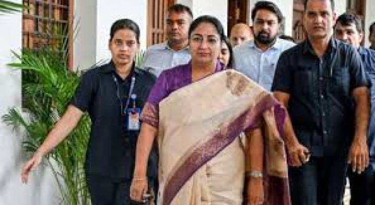 Delhi CM Rekha Gupta gives first reaction after Jan Sunwai attack - BW ...