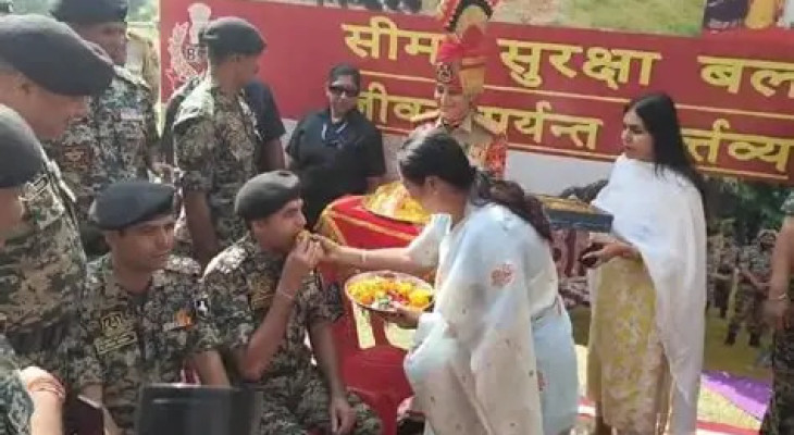 Delhi CM Rekha Gupta lays foundation stone for water pipeline in ...