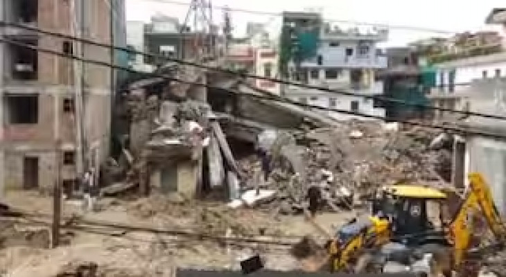 Building collapses in Model Town of Delhi, injuring three critically ...
