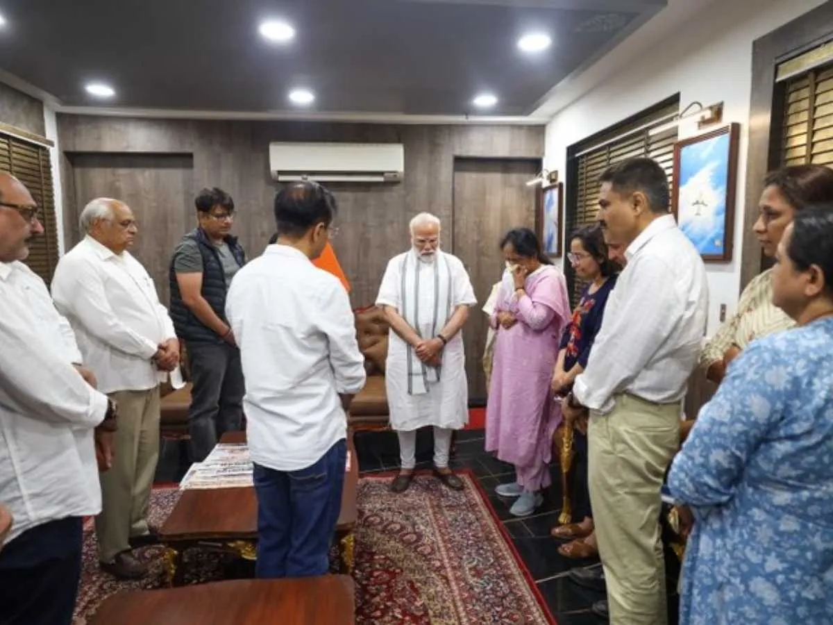 Former CM Vijay Rupani's final farewell in Rajkot, HM Amit Shah pays ...